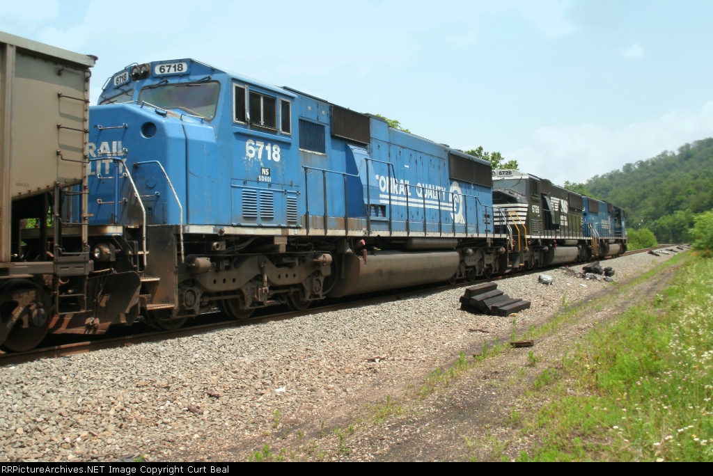NS 6718, former Conrail